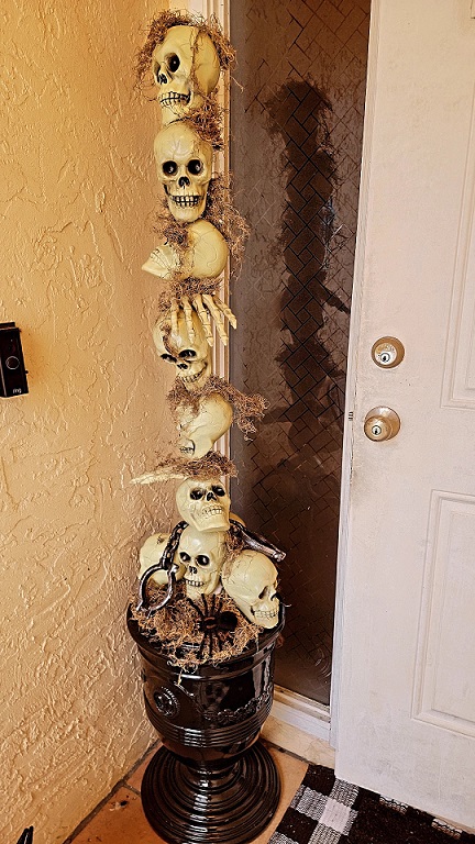 Skull Tower – Hooked on Food